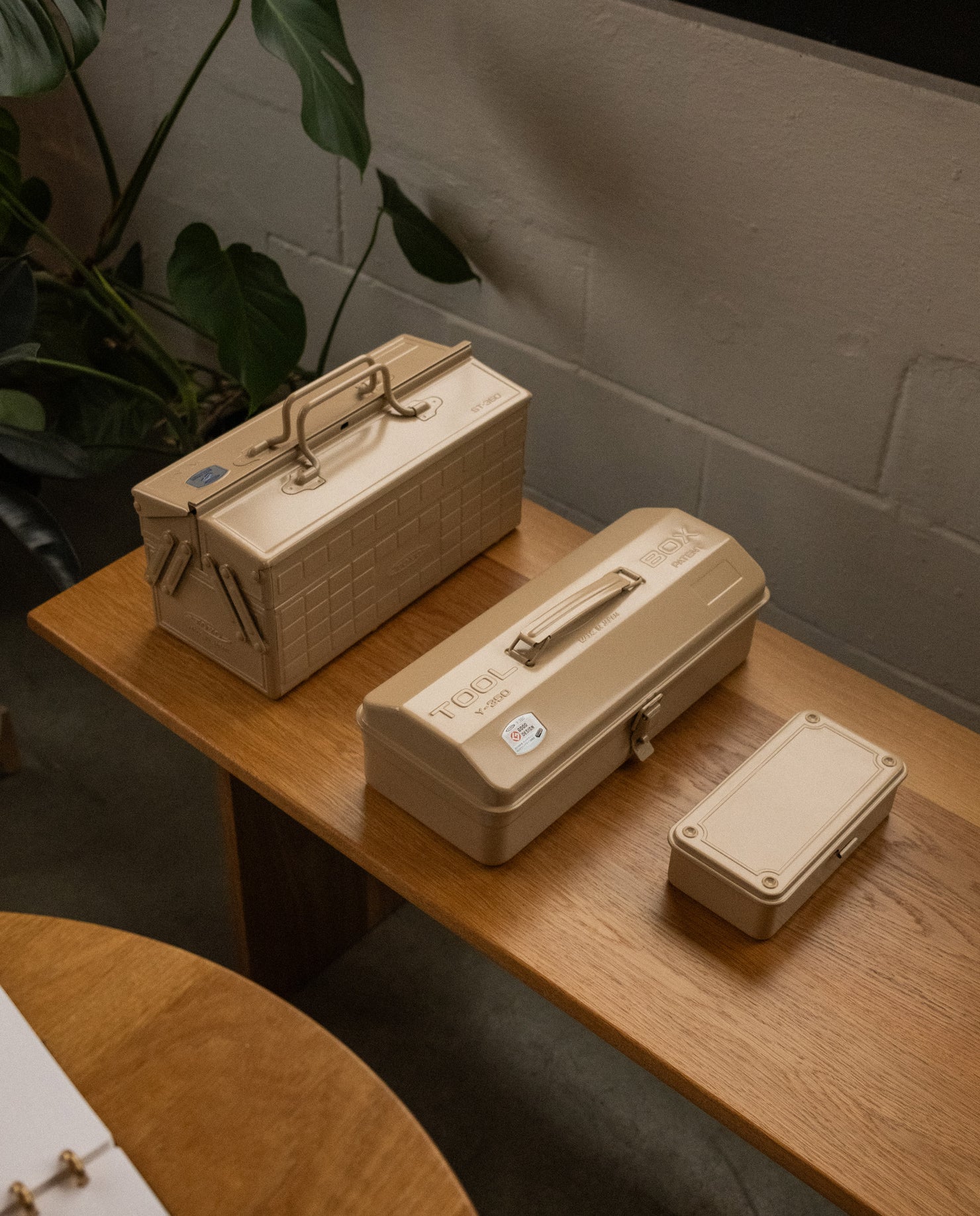 Toyo Steel Cantilever Toolbox ST-350 (Sand) – Ugmonk