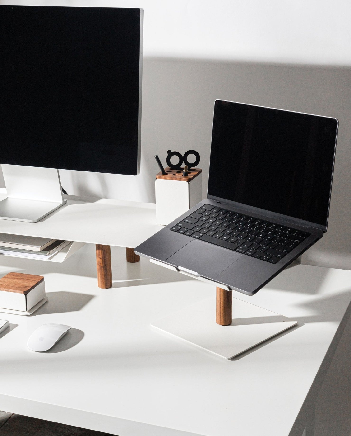 Gather Laptop Stand (White/Walnut) – Ugmonk